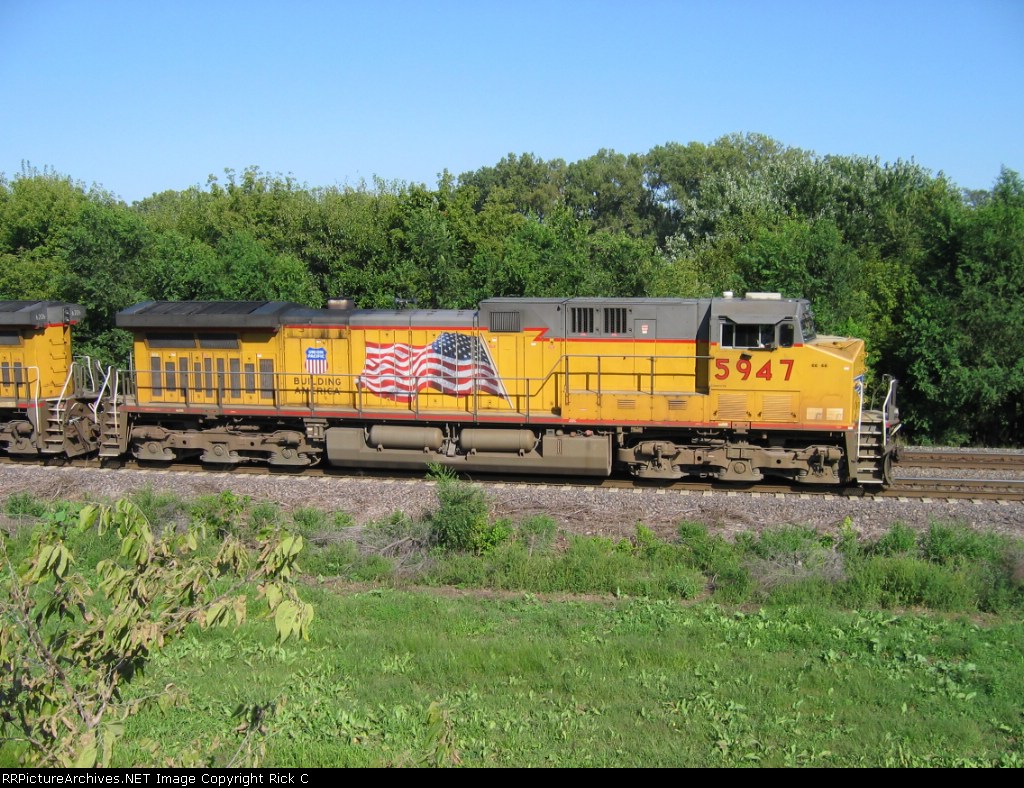 UP 5947 Is Stopped WB